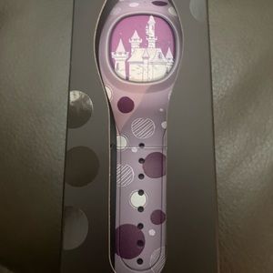 Disney | Other | Disneyland Resort Magic Band Key Exclusive Disney ...